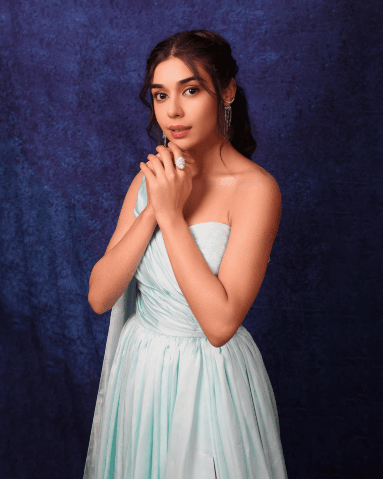 Eisha Singh (Biggboss Hindi) Biography, Wiki, Height, Weight, Age ...