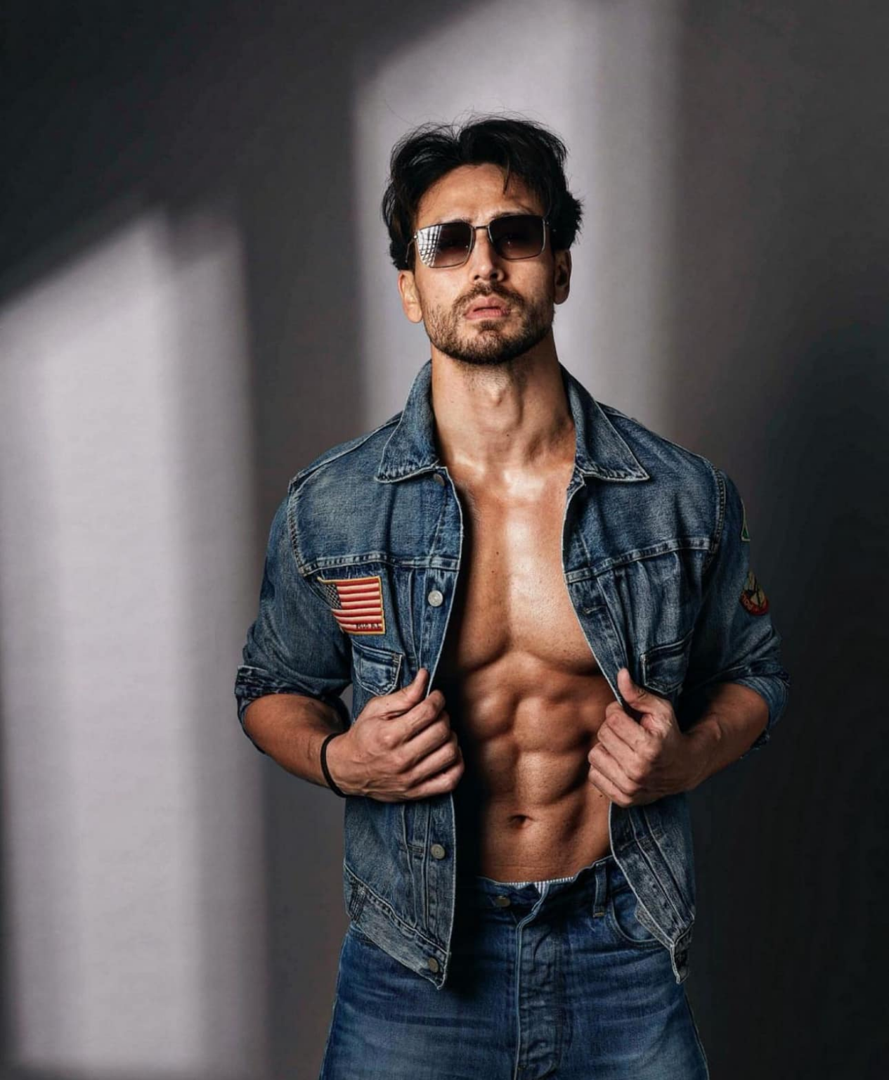 Tiger Shroff Age, Family, Images, Biography, Wiki & More - Film Updates