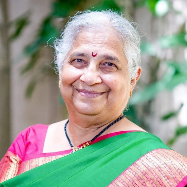 Sudha Murty Age, Family, Images, Husband, Biography, Wiki & More - GK Facts