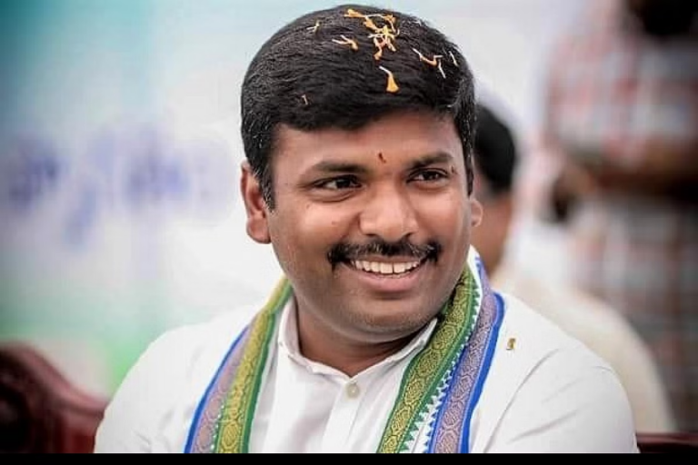 Gudivada Amarnath Biography, Age, Spouse, Family, Native, Political ...