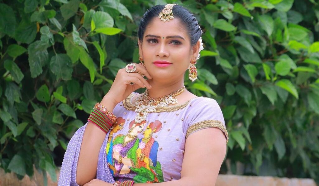 Actress Anjali Pavan Biography, Age, Husband, Family, Serials List ...