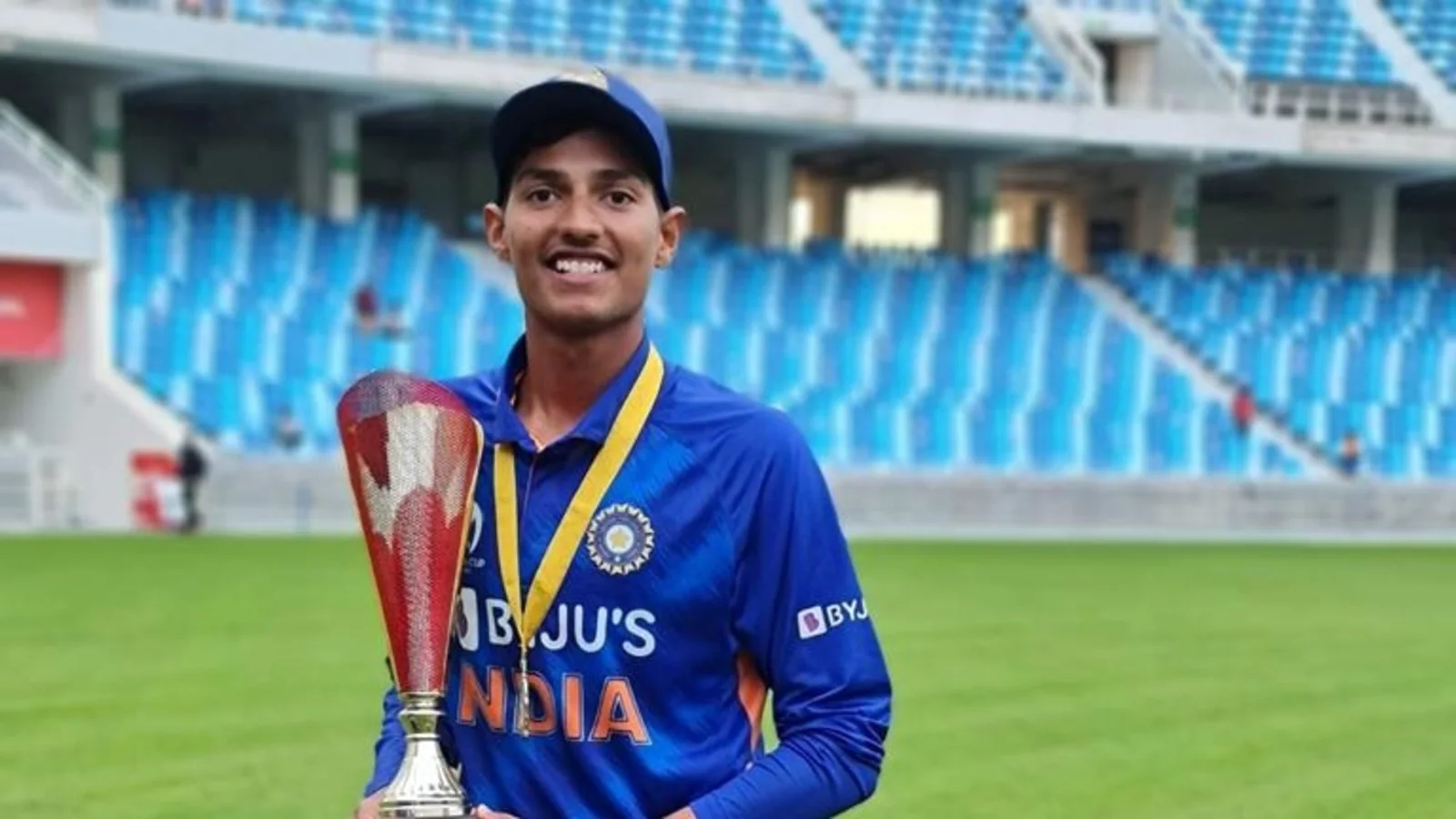 Yash Dhull Biography, Profile, Age, Country, Cricket Stats, Wife ...